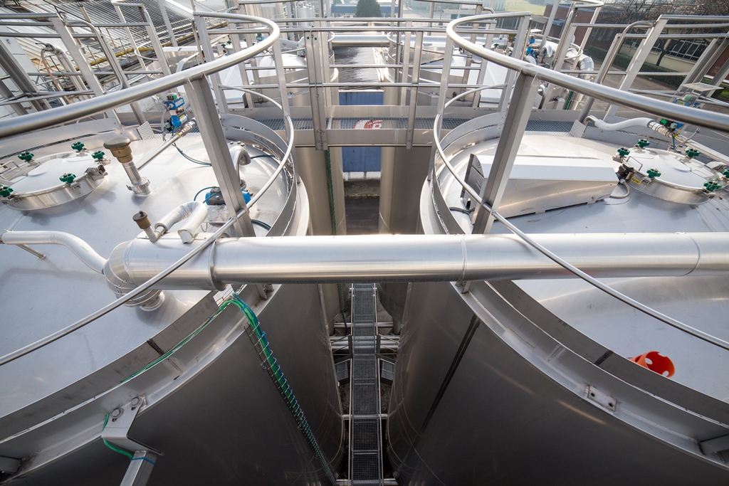 Serbatoi, miscelatori e reattori in acciaio inox - Per semplice ...